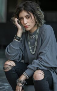 25 Emo Outfits That Feel Emotional, Edgy, and Way More Stylish Than ...